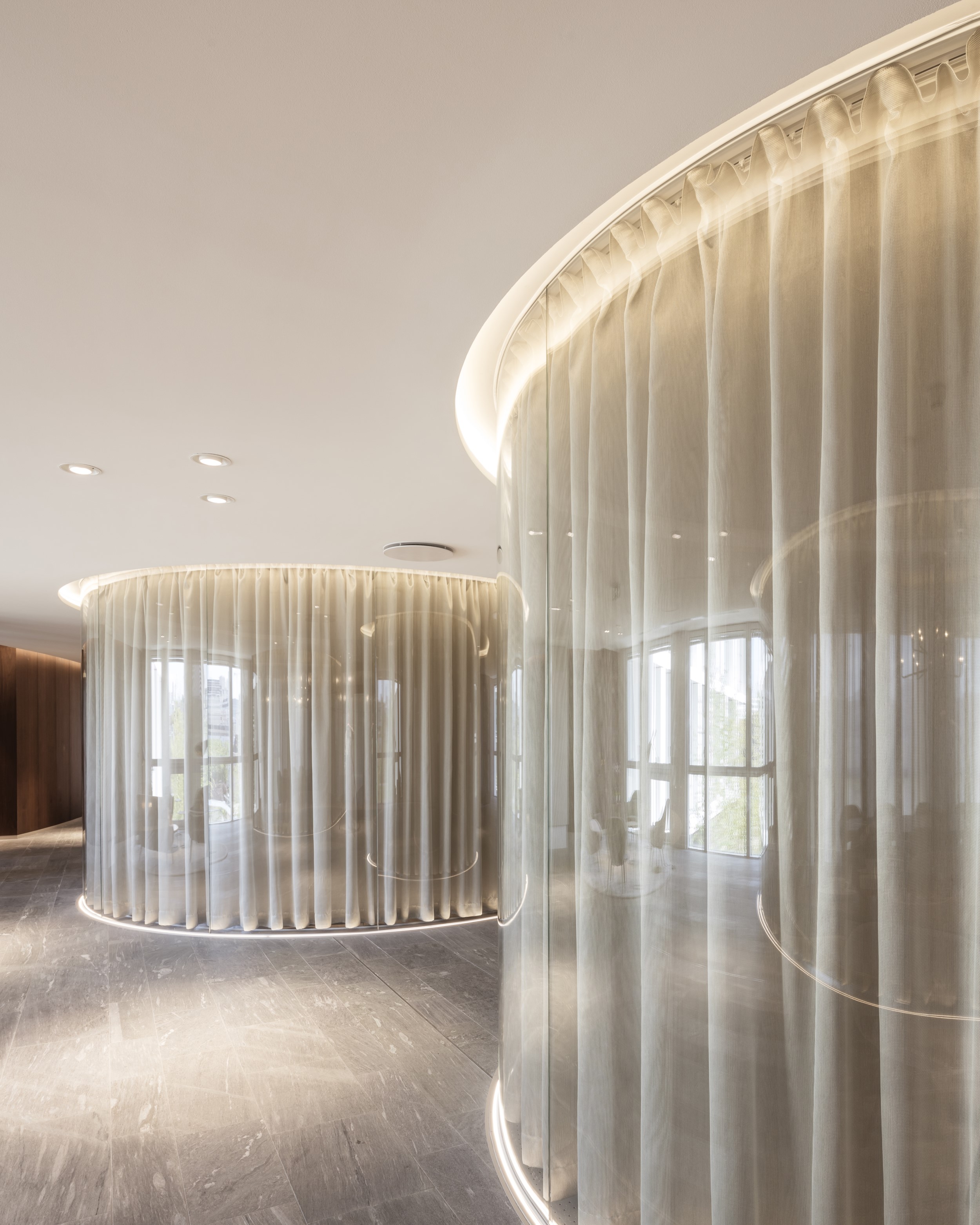 Reception area for a commercial bank — Ateliers 2/3/4/