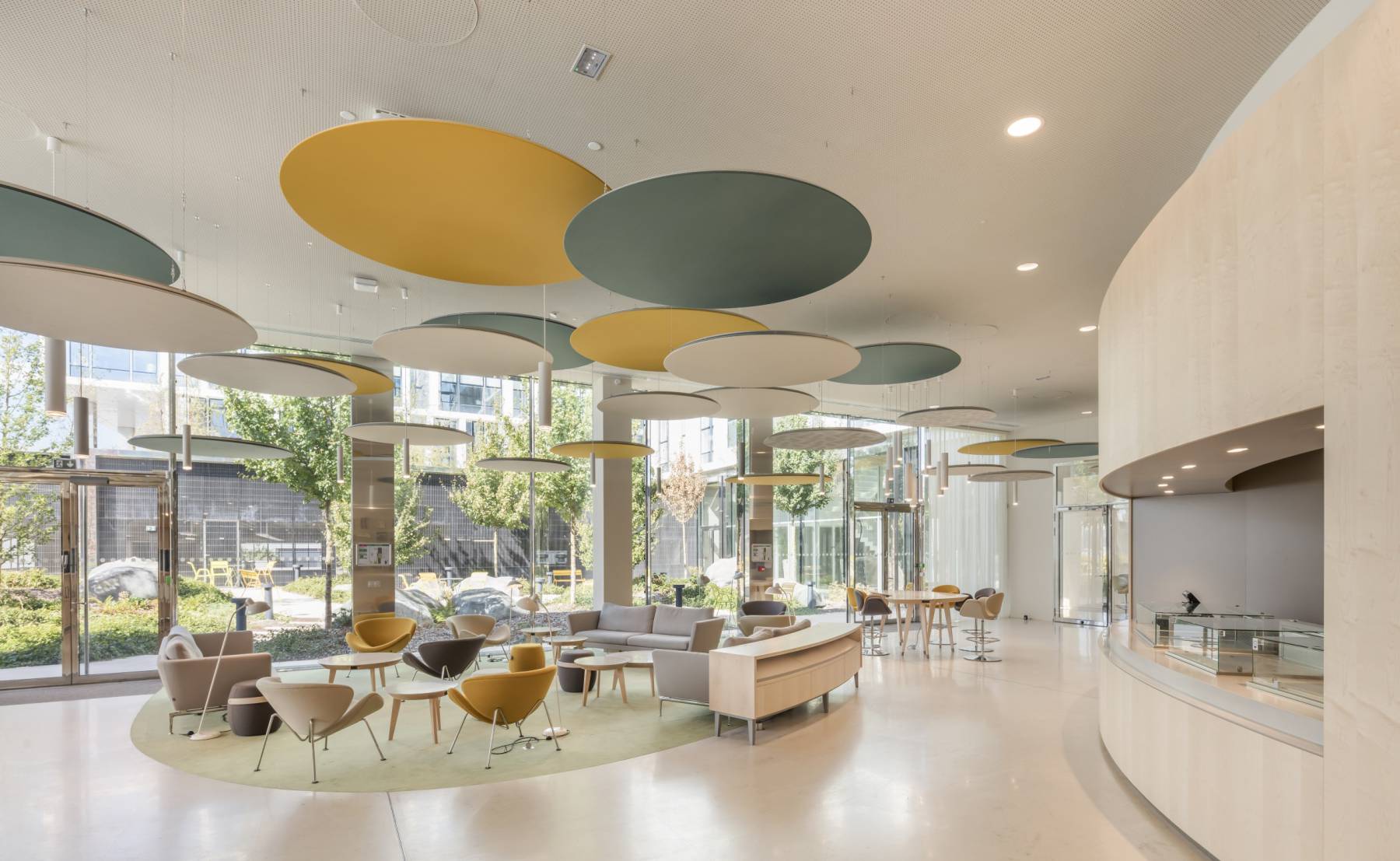 Reception area for a commercial bank — Ateliers 2/3/4/