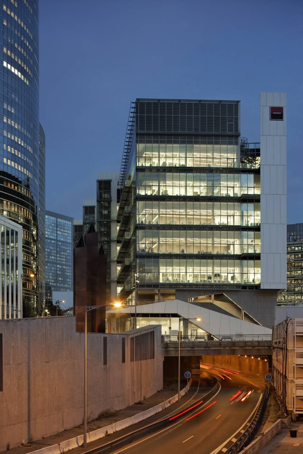 Basalte, Societe Generale Trading Room — Ateliers 2/3/4/