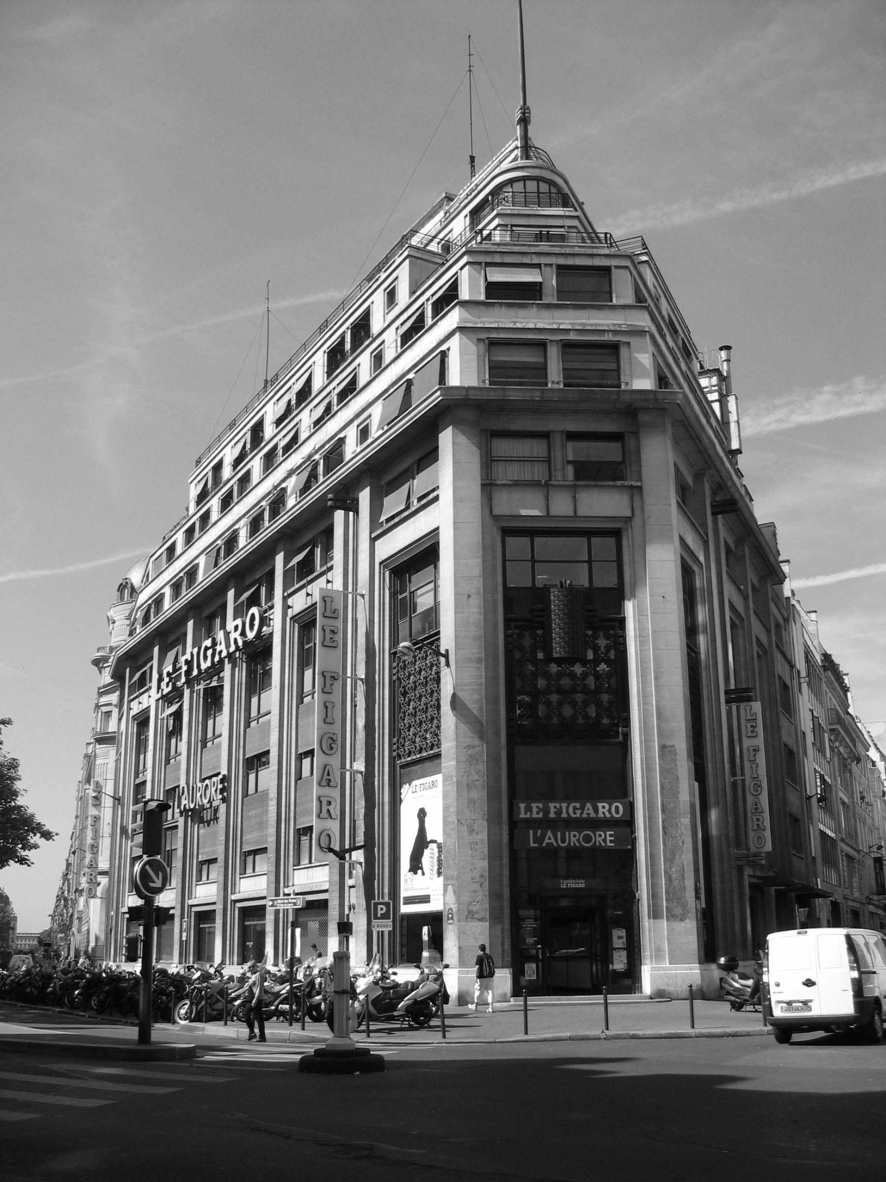 37 rue du Louvre Office building — Ateliers 2/3/4/